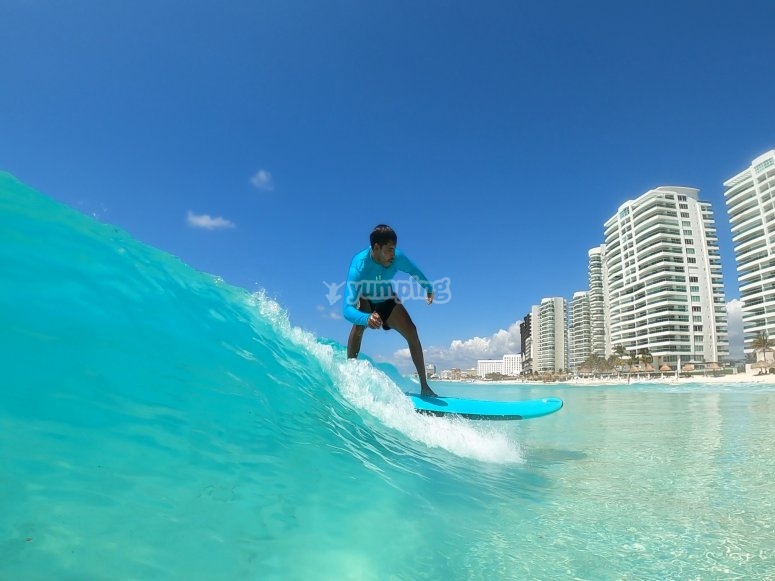 Clase de surf particular 1.15 horas en Cancún desde $1100 | Yumping