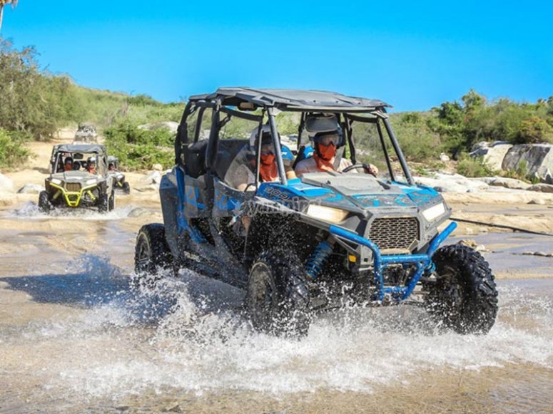 Ruta en RZR en desierto de Los Cabos 4 horas desde $6270 - Yumping.com.mx