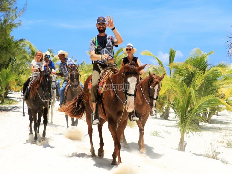 Tour a caballo en rancho ecoturístico Riviera Maya desde $2200 | Yumping
