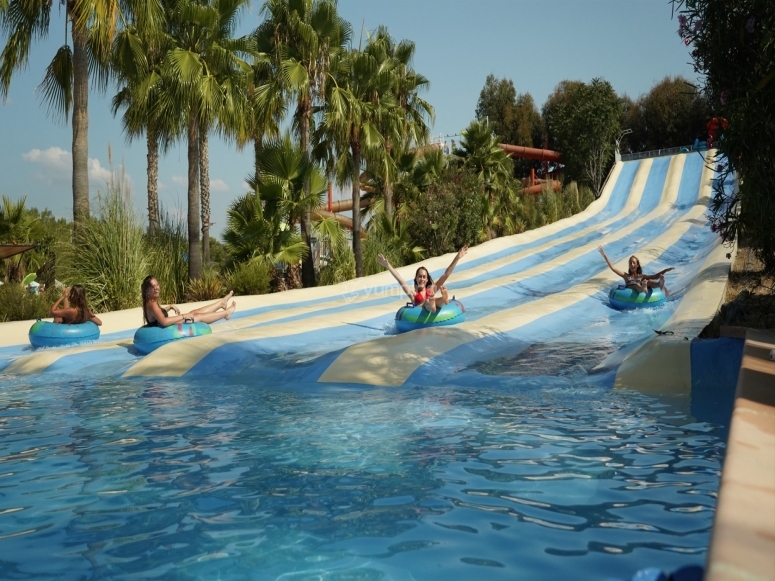 Entrada para Aquasplash - 1 día desde $27 | Yumping